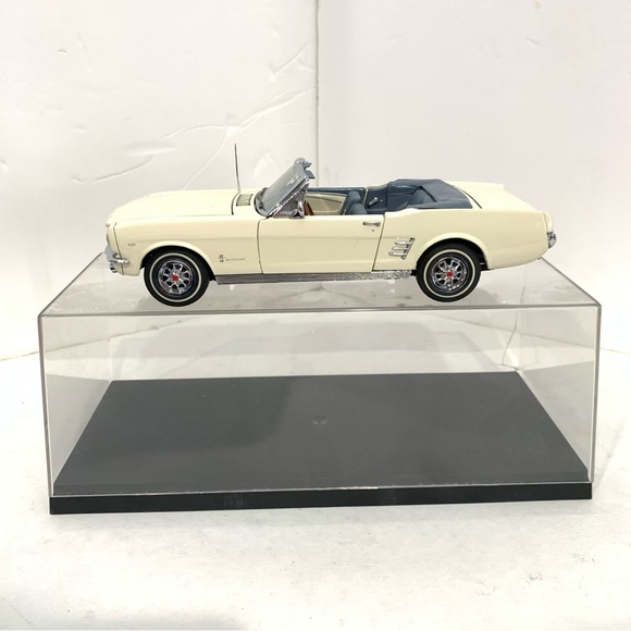 Danbury Mint | Other | Danbury Mint 966 Ford Mustang 124 Scale | Poshmark